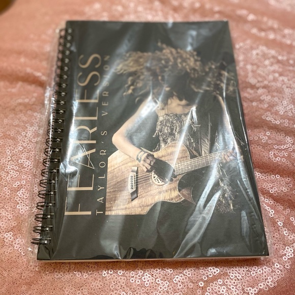 Taylor Swift | Accessories | Taylor Swift Fearless Taylors Version ...